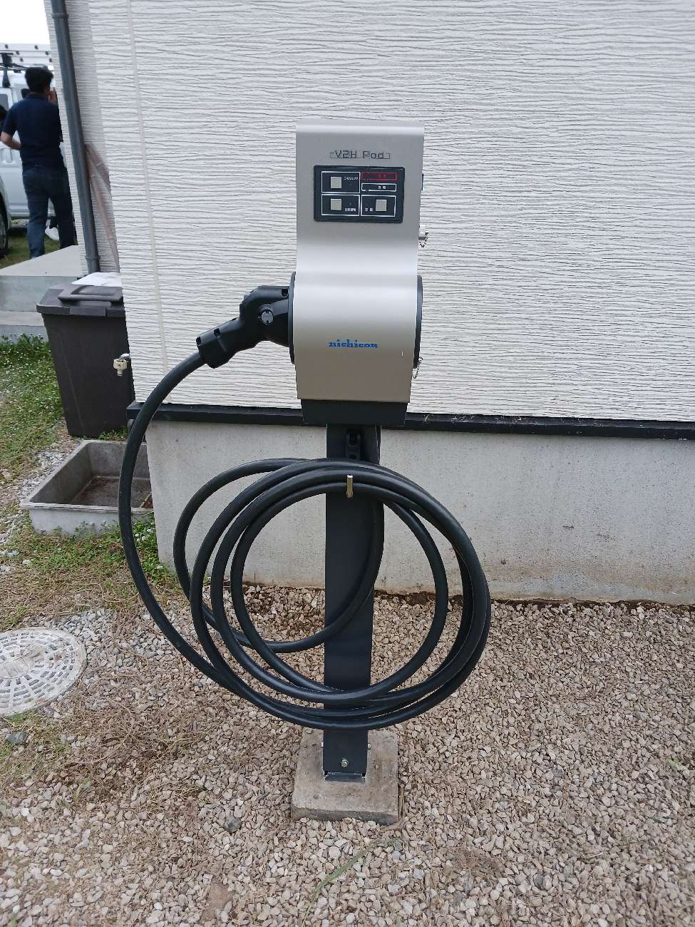 施工事例蓄電池 LibTowerPlus 14.9kWh ＋ V2H ニチコンT3 セパレート型 設置工事